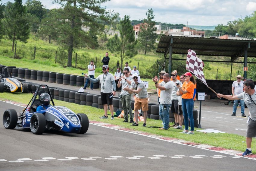 Competição incentiva estudantes a construir veículos a hidrogênio