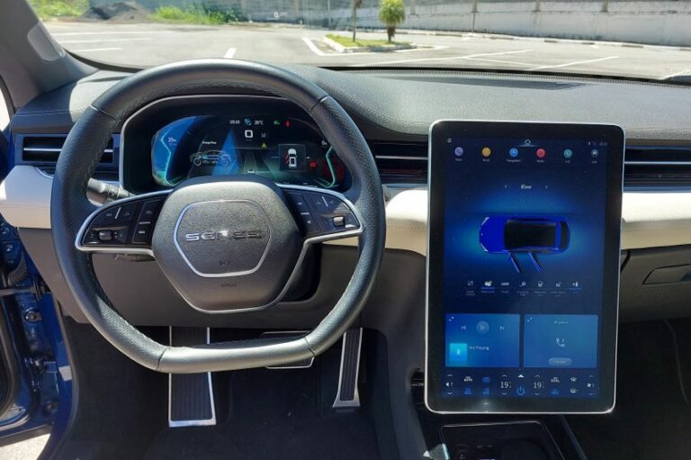 Seres e Huawei ampliam parceria por carros mais tecnológicos
